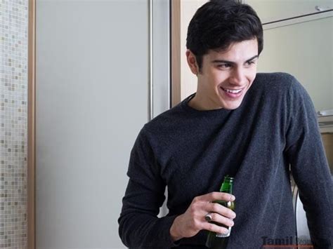 ஆண்களின் அழகை மேம்படுத்தும் சில கற்றாழை ஃபேஸ் பேக்குகள் R Tamilbeautytips