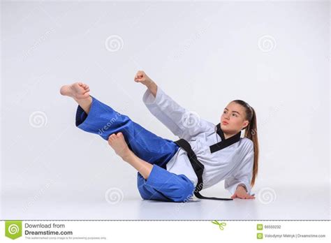 Risultati Immagini Per Women Judo Barefoot Sitting Martial Arts Women Women Karate Womens Judo