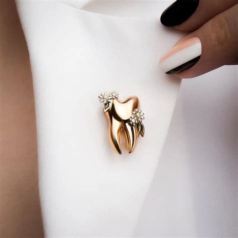 Брошка Златен Зъб Нов Модел за Зъболекар Фръцла