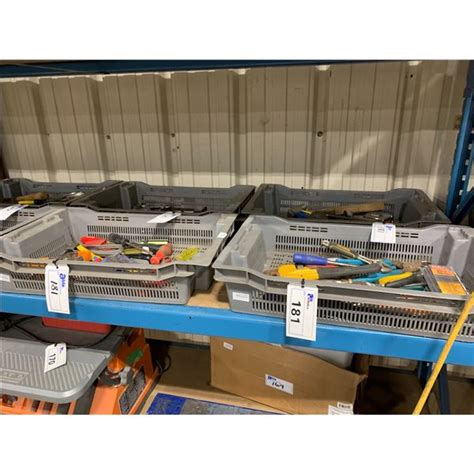 4 Grey Stacking Interlocking Trays Of Assorted Hand Tools Able Auctions