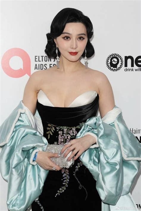 读书人 On Twitter 范冰冰这个大奶母猪，以前一直get不到她的颜，最近就开始迷上她了，真的是一个大奶母猪，奶子是真的大，屁股也很