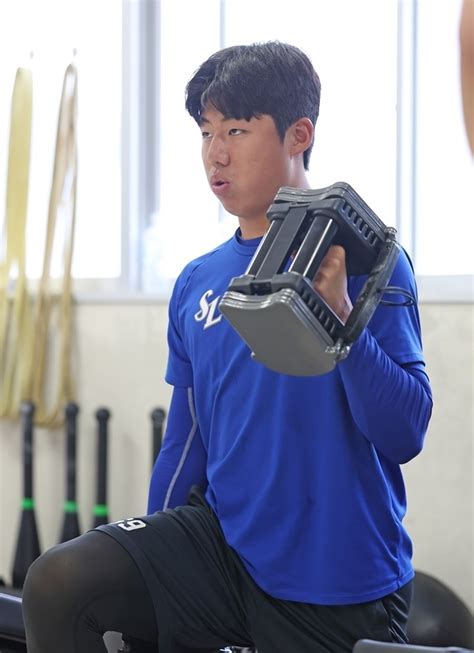 2r 지명→호주 유학→2군 Era 7 12…삼성 20살 투수 유망주 빠른 군 복무 택했다 ‘11월 26일 입대