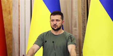 ზელენსკი უკრაინის დროშა კვლავ იფრიალებს დროებით ოკუპირებულ ყველა ქალაქსა და სოფელში