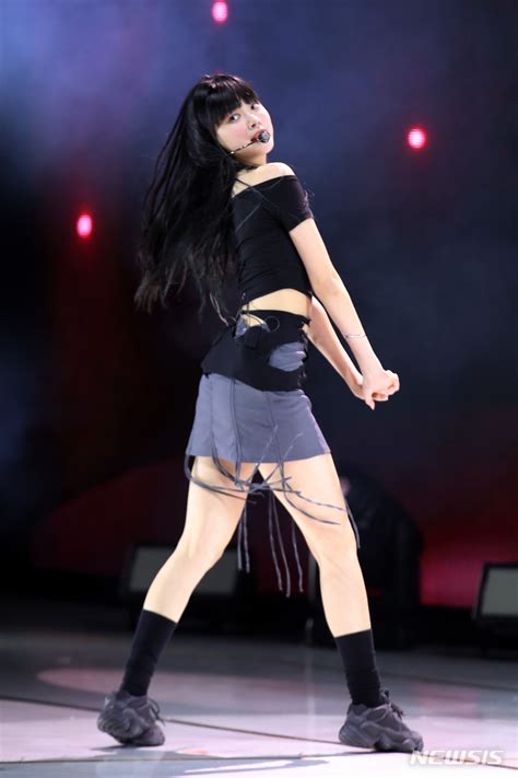 르세라핌 미니 2집 안티프래자일 Antifragile 쇼케이스