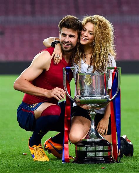 Gerard Pique And Shakira Pose With The Copa Del Rey Trophy Mirror Online