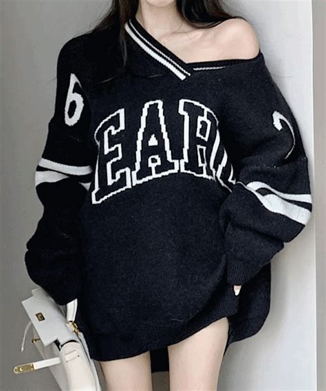 여리오버핏2col 브이넥 배색 루즈핏니트 레터링 빅사이즈 니트 오프숄더 봄니트 스웨터 커플룩 하의실종 키작녀 미니원피스 가을옷