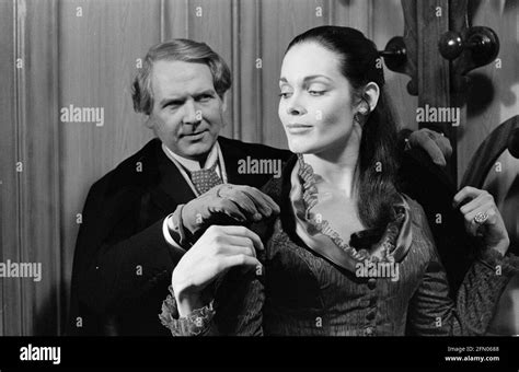 Dr Jekyll And Sister Hyde 1971 Martine Beswick Gerald Sim Date