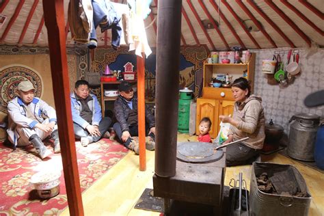 ЗАГИЙН УСНЫ ХООЛОЙН ТӨСЛИЙН ГҮЙЦЭТГЭГЧ КОМПАНИУД МАЛЧДАД ДЭМЖЛЭГ ҮЗҮҮЛЛЭЭ