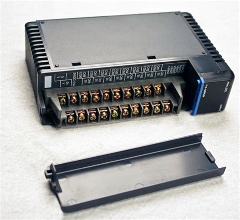 Used Facts Engineering F4 08ad 8 Point 12bit Input Module