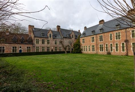 Белгиско село во кое ниту автомобилите не смеат да прават врева