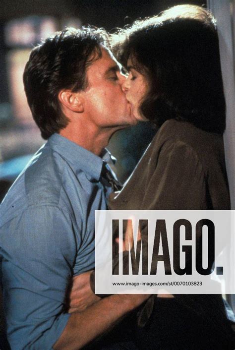 Jeanne Tripplehorn Michael Douglas