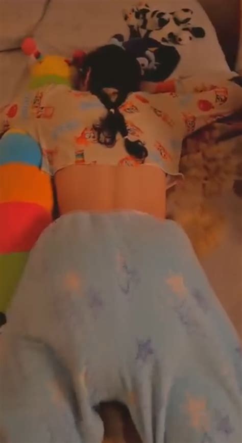 Tf Showing Her Diaper ThisVid Com