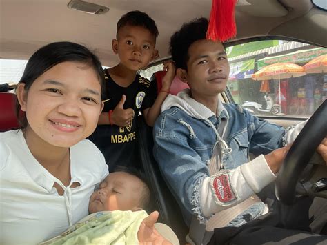 នាយ រវាងការ ដើរលេងស៊ីផឹក និង រស់នៅជុំប្រពន្ធកូន ខ្ញុំសុំរើសយកជួបជុំ ប្រពន្ធកូនខ្ញុំហើយ