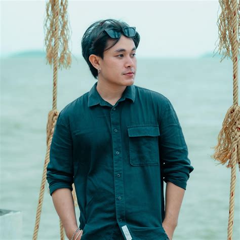 ប្រុស ខួច