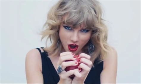 Taylor Swift Blank Space Lyrics Meaning Explained Justrandomthings