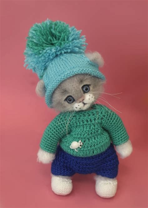 Лиловый котик в одежде вязание крючком описание в Pdf №46724