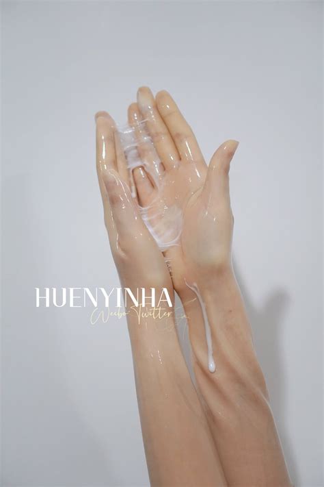 mistress huenyinha on twitter 透明乳胶手套初次体验。 以前一直get不到透明材质的胶，直到别人说“胶的光泽和