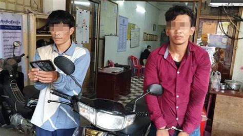 នារីរងគ្រោះជិះម៉ូតូដេញបុកផ្តួលជនសង្ស័យបន្ទាប់ពីឆក់ទូរស័ព្ទបានហើយ Tnaot