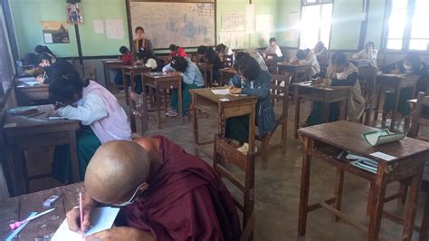 ပအိုဝ်းကိုယ်ပိုင်အုပ်ချုပ်ခွင့်ရဒေသ၊ ဟိုပုံးမြို့နယ်တွင် အင်္ဂလိပ်စာနှင့်သင်္ချာစွမ်းရည်ပြိုင်ပ