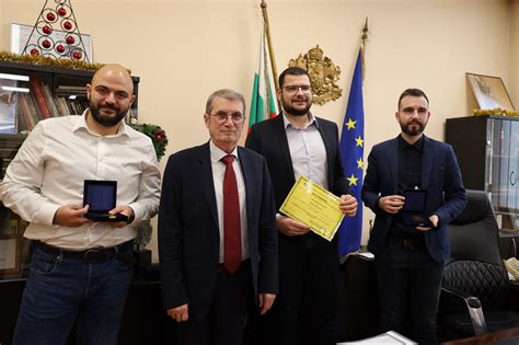 🤝 Министърът на здравеопазването проф Христо Хинков връчи награди „Посланици на донорството“ на