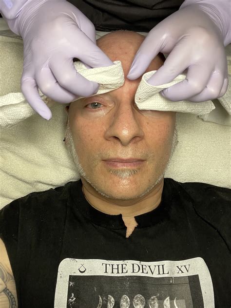 Glossier Invisible Shield Daily Sunscreen Spf 35 Best Sunscreen For