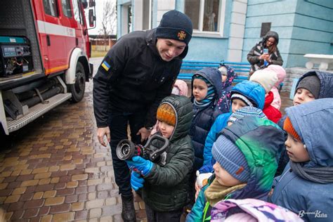 У столиці відпрацювали дії на випадок позаштатної ситуації у закладах освіти ФОТО Вечірній Київ