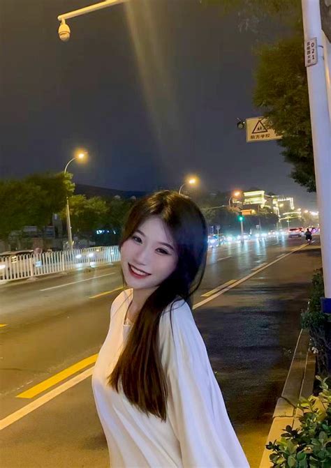Wuyu On Twitter 老哥投稿媚黑母狗柳姿羽，学舞蹈的是不一样啊，身材这么好，可惜了那些在学校暗恋她的人，还把她当女神，殊不知背地里就是个被黑人的大鸡巴操烂的下贱母畜！ 这