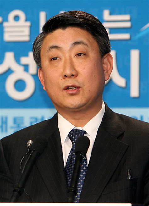 이동관 특보 아들 학폭 논란에 ‘조목조목 반박 전자신문