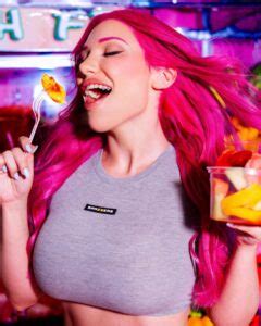 Lily Lou Bio Age Career Net Worth Height Education Boyfriend