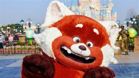 Turning Red Meilin And Ming Meet And Greet Coming To Lunar New Year