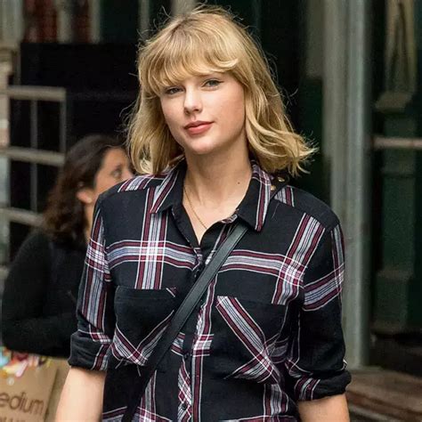 25 Stunning Taylor Swift No Makeup Photos Fabbon