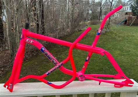 For Sale 9 87 Og Dayglo Pink Gt Pro Performer Survivor