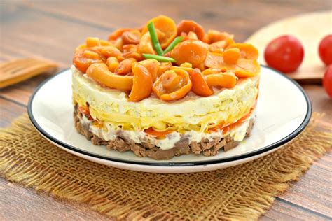 Салат с куриной печенью и маринованными грибами 12 фото в рецепте