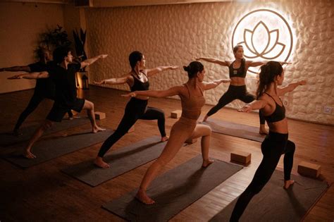 Casa Clã Aula De Yoga Com Vidya é Uma Das At Boa Forma