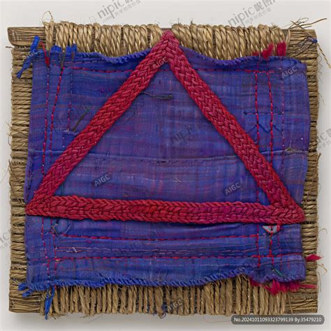 Ai创作图傣族绳艺布艺 纯手工玉米编制垫 原始织布艺术 拉祜族拼花荷包 手工工艺编织垫 高粱秆盖帘 独龙族藤编背包 黎族绣字头巾 农作物编织品 工艺编织品 黎族结染架 哈尼族纺织工具 麻绳工艺