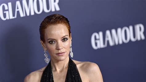 Певицата Лили Алън не позволява на децата си да летят в първа класа