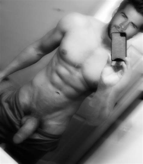 Chris Hemsworth Thor Photo 18