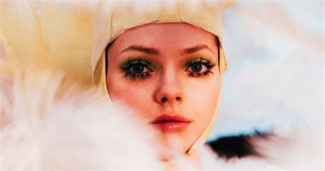 A Meia Irm Feia Emilie Blichfeldt Vira A Cinderela Do Avesso