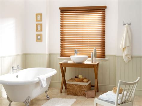 Жалюзи в ванной - 26 фото