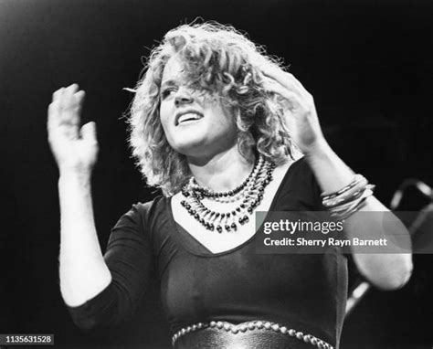 3159 Belinda Carlisle Photos And High Res Pictures Getty Images