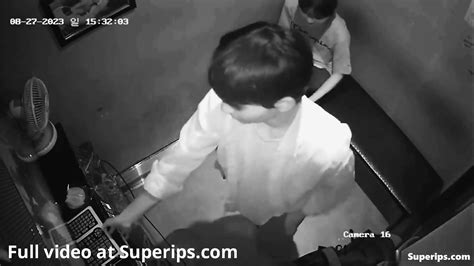 Ipcam Young Korean Couple Kissing At Karaoke Eporner