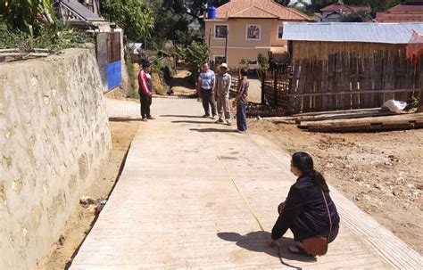 မြစိမ်းရောင်စီမံကိန်းအတိုးရငွေဖြင့် ကျေးရွာတွင်း ကွန်ကရစ်လမ်းခင်းခြင်းလုပ်ငန်းဆောင်ရွက