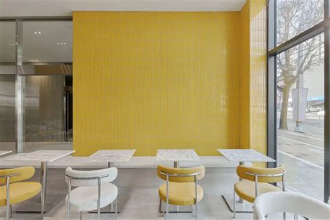 노란색 타일 포인트 21평 미니멀 캐주얼 컨셉 카페 인테리어 수원 권선구 권선동