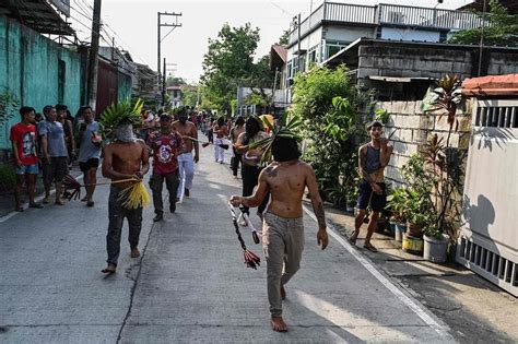 Crucifixions And Whippings In The Philippines On Good Friday The Straits Times