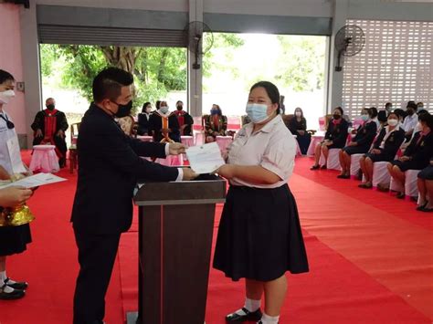 พิธีมอบใบประกาศนียบัตร ชั้นมัธยมศึกษาปีที่ 3 และ 6💐 🔶เมื่อวันที่ 1 เมษายน พ ศ 2565 ที่ผ่านมาได้