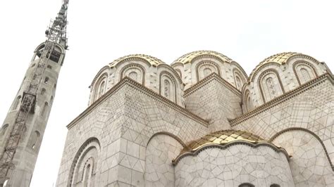 видео Интензивно се работи на внатрешноста на храмот „Свети рамноапостолни цар Константин и