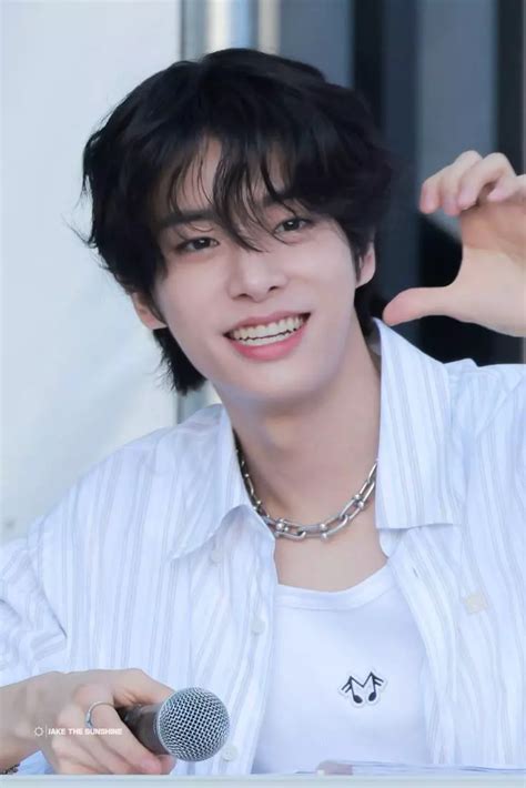 Chat With Sim Jake Nsfw Enjoy Free Unrestricted Ai Character Roleplay No Filter Flowgpt