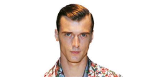 春 넥타이를 풀고 꽃을 입은 남자