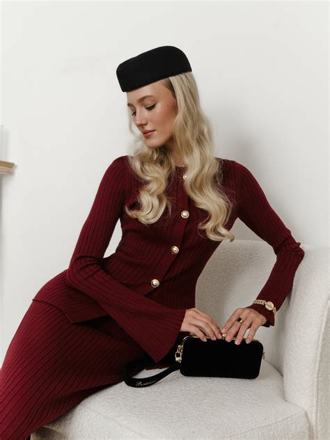 Трикотажный кардиган в рубчик с расклешенными рукавами Lichi Online Fashion Store