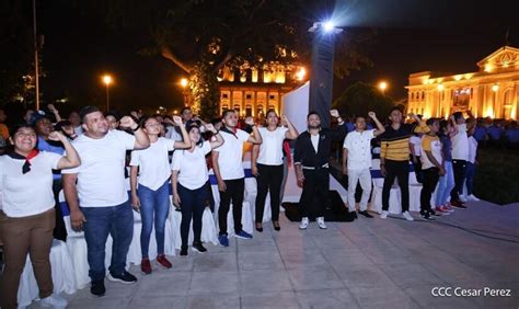 Reporte Fotográfico De La Presentación Del Video Maping Digital Del Poeta Leonel Rugama